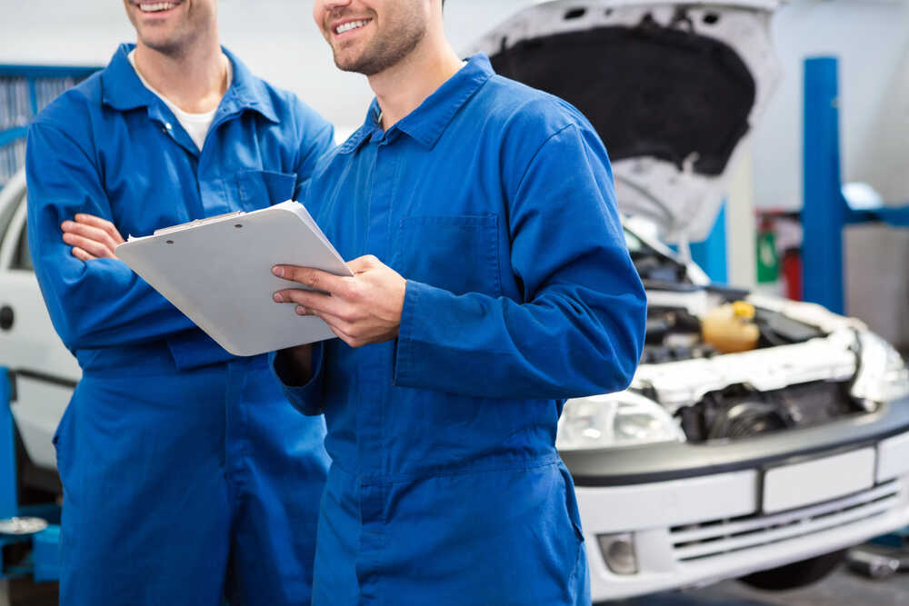 Michigan Auto Workers Rally Amid Ford Layoffs, Demand Job Security ...